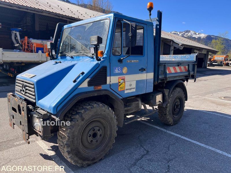 Prodaje se Mercedes-Benz UNIMOG univerzalnu komunalnu mašinu na aukciji