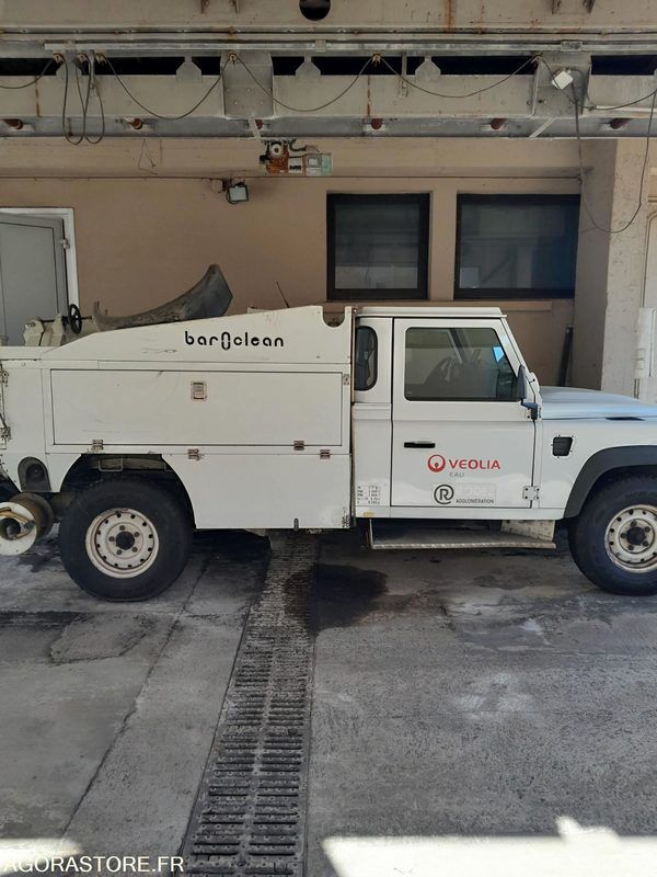 Prodaje se Land Rover DEFENDER vozilo za čišćenje kanalizacije na aukciji