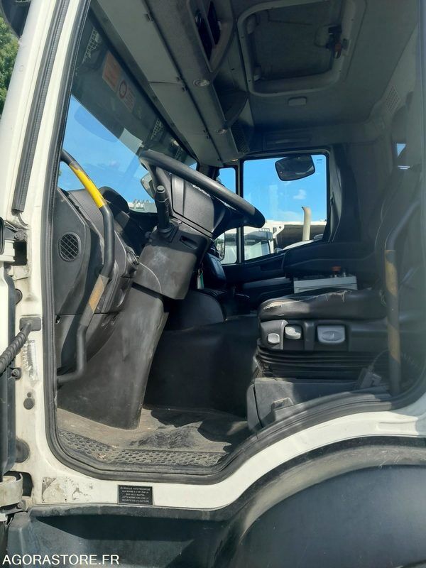 Prodaje se IVECO 260S31 kamion za smeće na aukciji