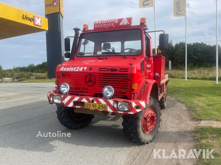 Prodaje se Mercedes-Benz Unimog Mercedes-Benz univerzalnu komunalnu mašinu na aukciji