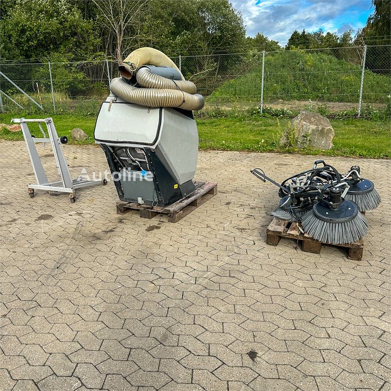 Prodaje se Nilfisk Engholm FS2150 & FK22150 ulični usisivač na aukciji