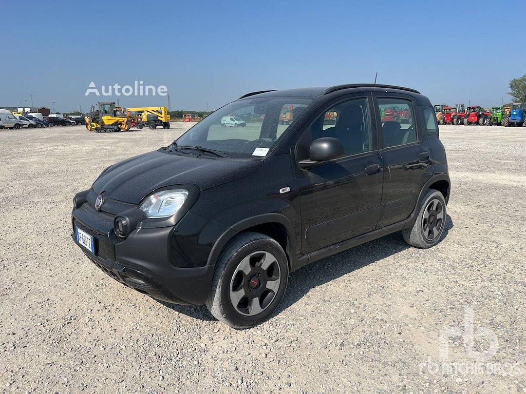 Prodaje se Fiat PANDA Cross 4x4 krosover na aukciji