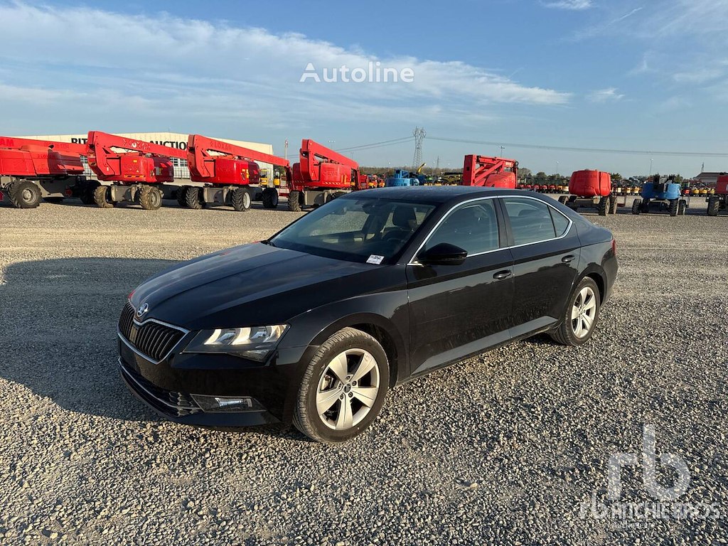 Prodaje se SKODA SUPERB krosover na aukciji