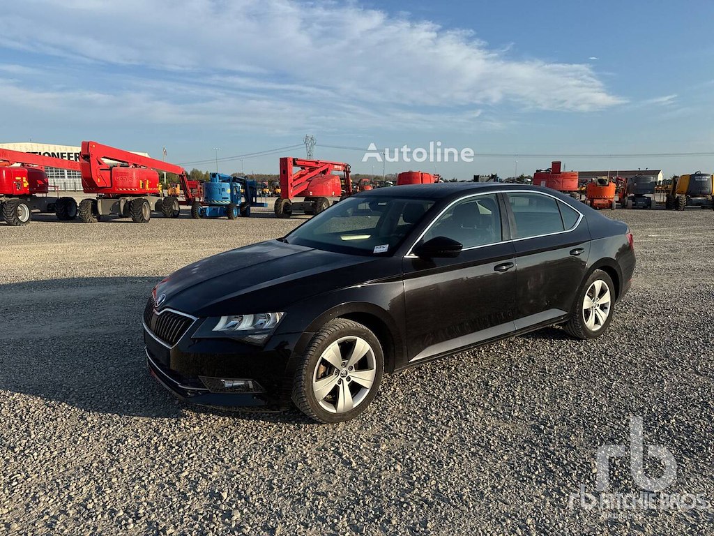 Prodaje se SKODA SUPERB krosover na aukciji