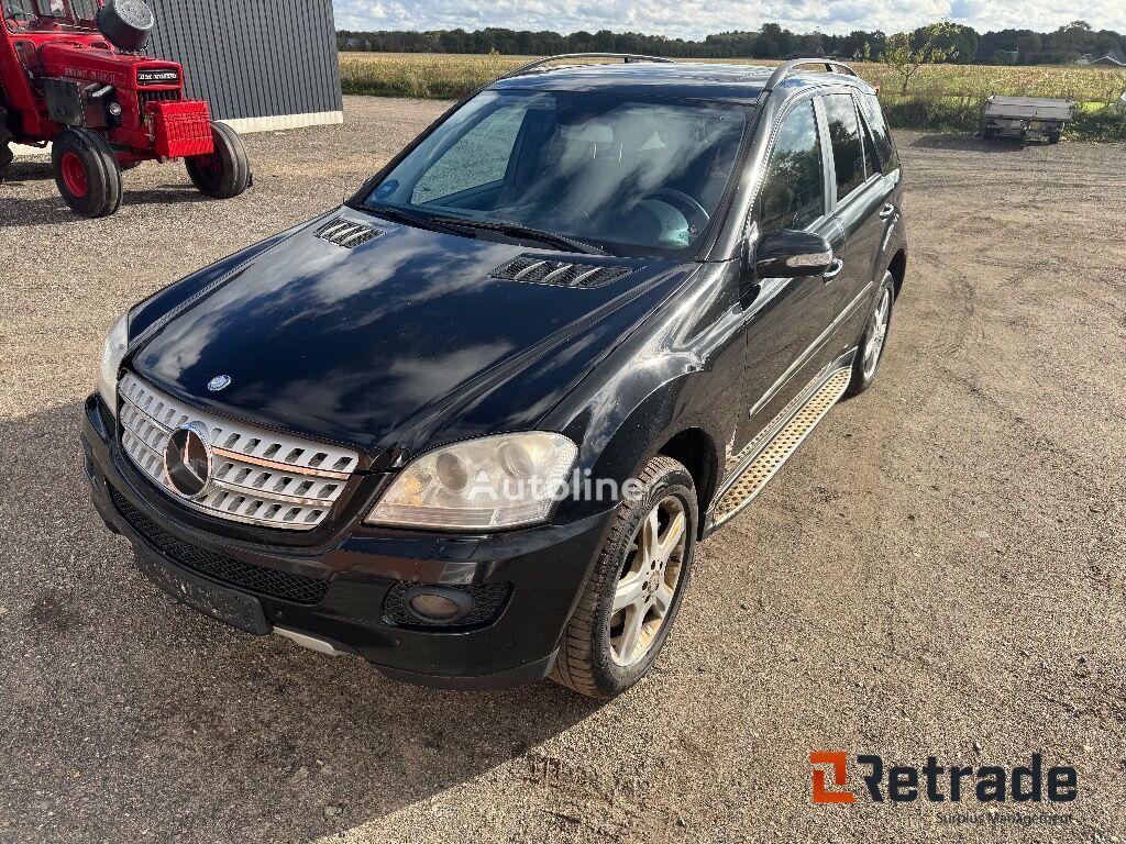 Prodaje se Mercedes-Benz ML krosover na aukciji