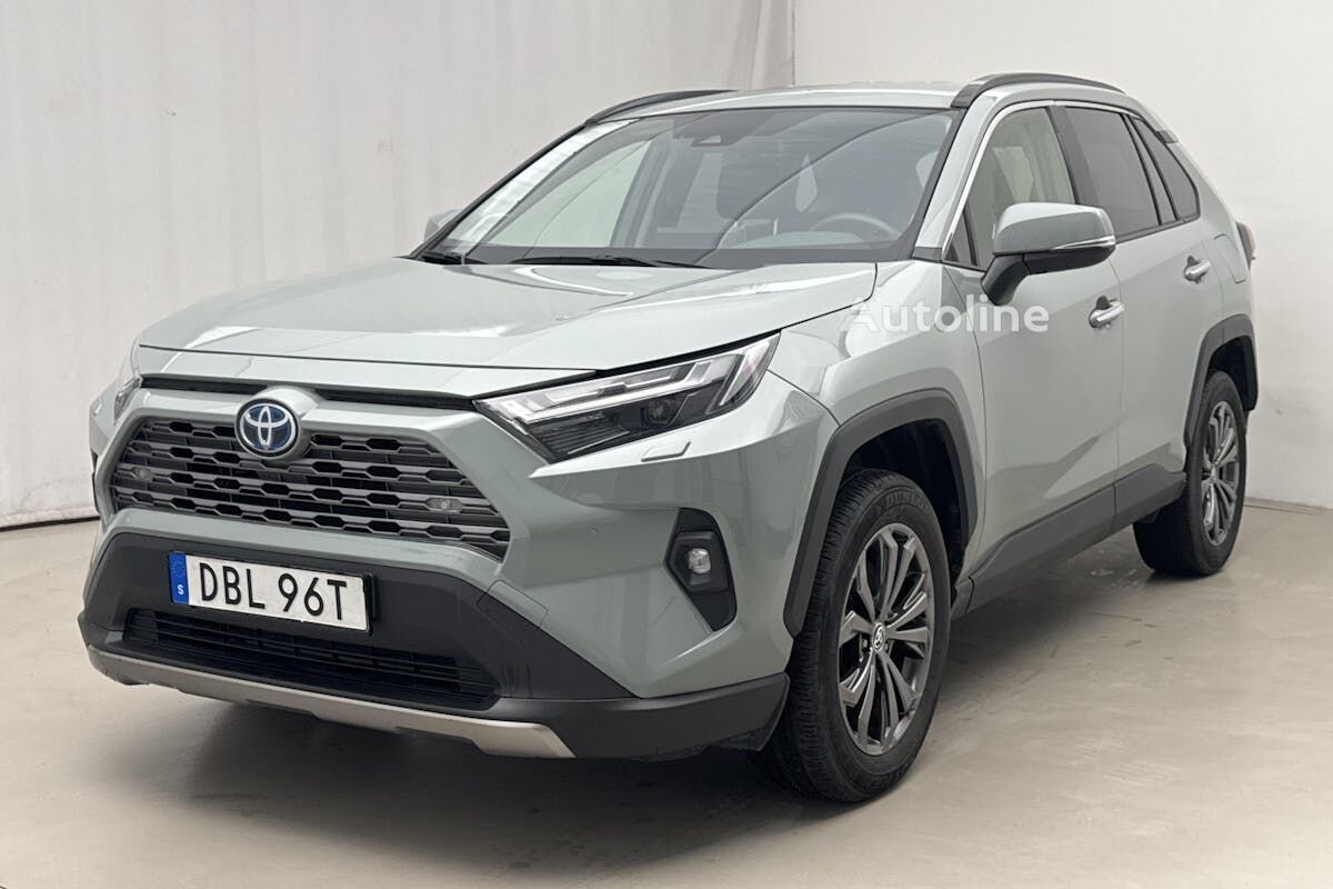 Prodaje se Toyota RAV4 krosover na aukciji