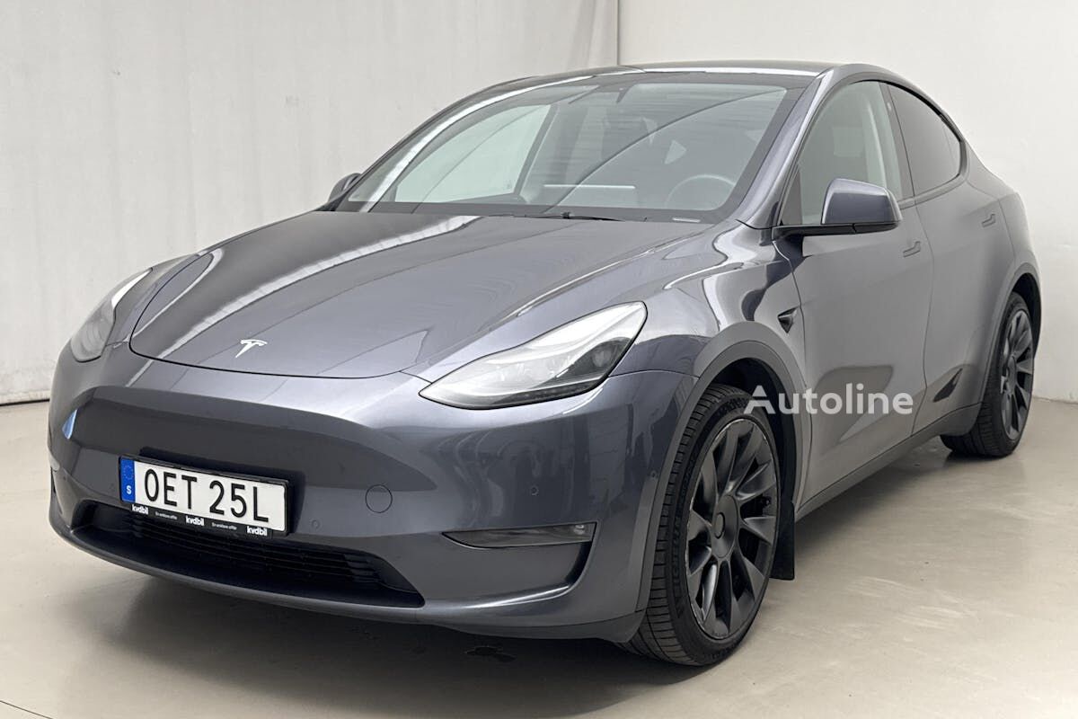 Prodaje se Tesla Model Y krosover na aukciji