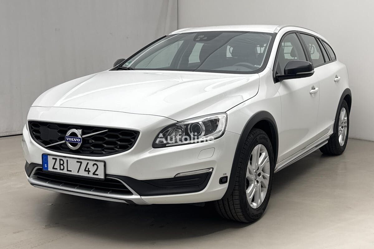 Prodaje se Volvo V60 Cross Country krosover na aukciji