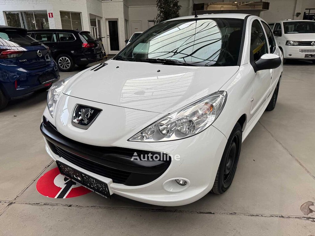 Prodaje se Peugeot 206 hečbek na aukciji