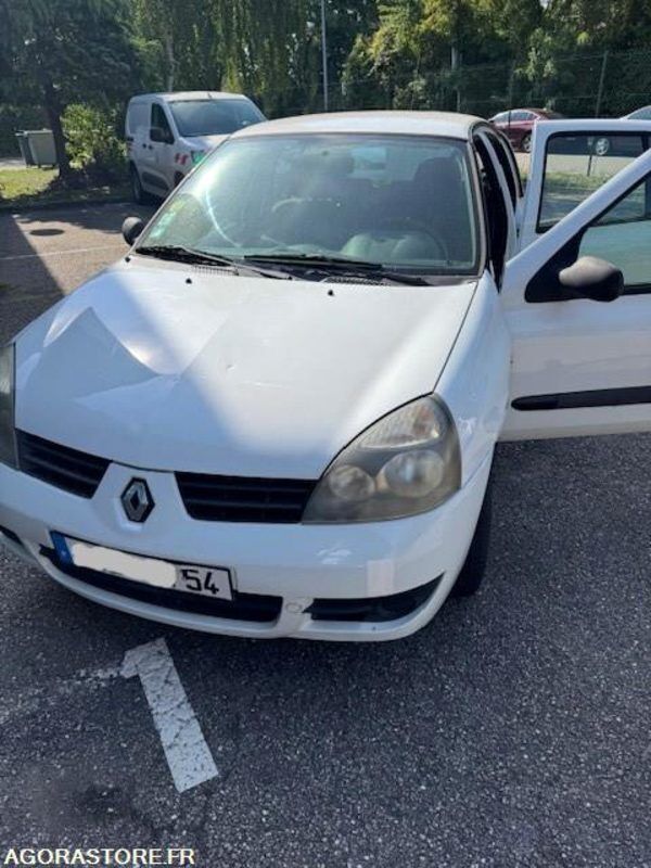 Prodaje se Renault CLIO hečbek na aukciji