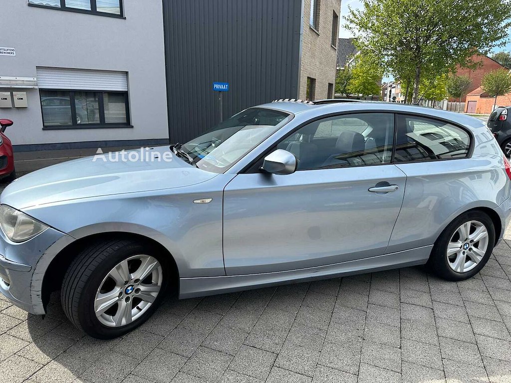 Prodaje se BMW 1 Reeks (1-serie) 118i hečbek na aukciji
