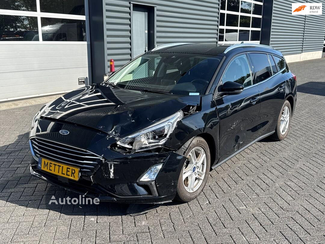 Ford Focus Wagon 1.0 EcoBoost Trend Edition Business karavan nakon udesa