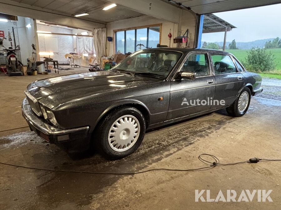Prodaje se Jaguar XJ40 karavan na aukciji
