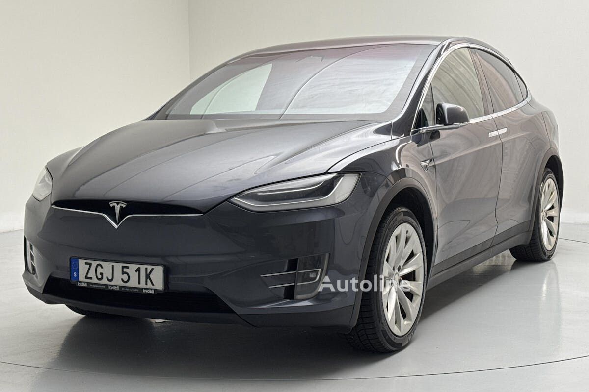 Prodaje se Tesla Model X liftbek na aukciji