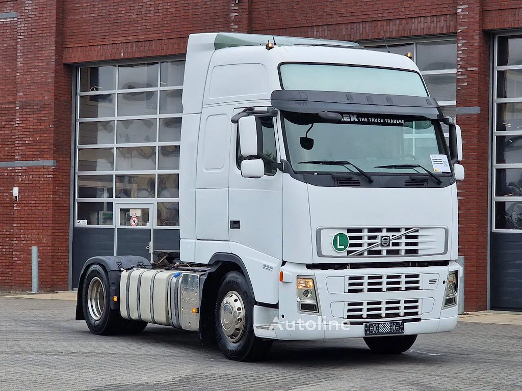 Volvo FH 13.440 Globetrotter XL 4x2 - Manual gearbox - Euro 5 - Low KM tegljač