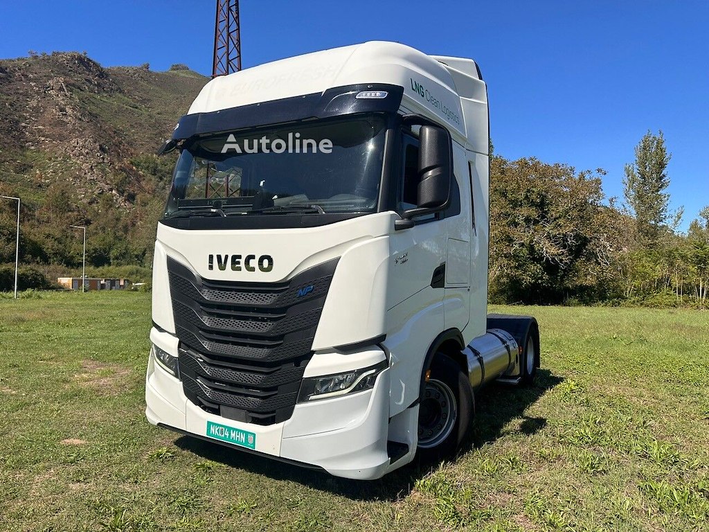 IVECO S-Way 460 L.N.G. tegljač