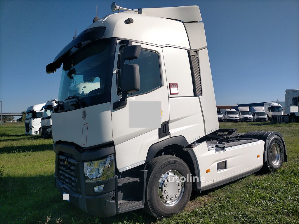 Renault T480 tegljač