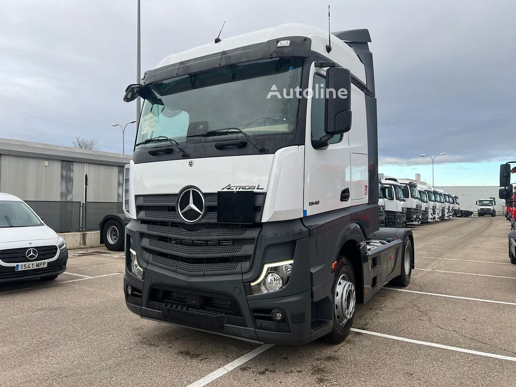 Novi Mercedes-Benz Actros tegljač