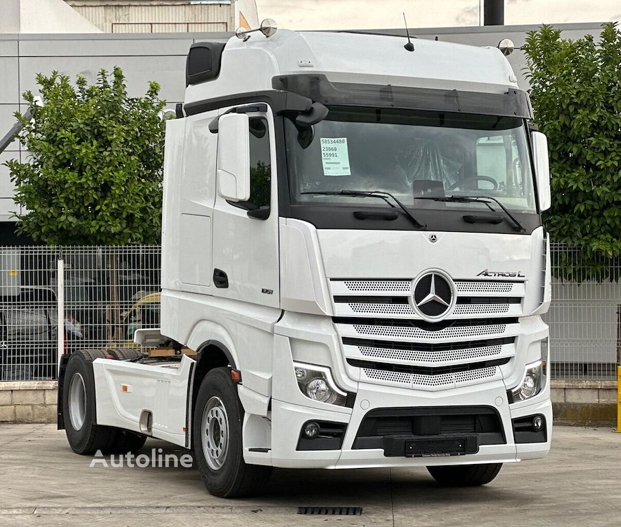 Novi Mercedes-Benz Actros tegljač