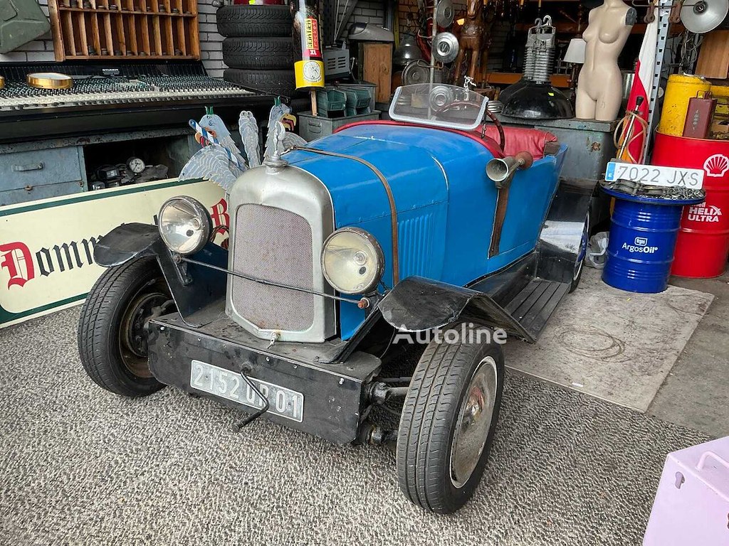 Prodaje se automobil na aukciji