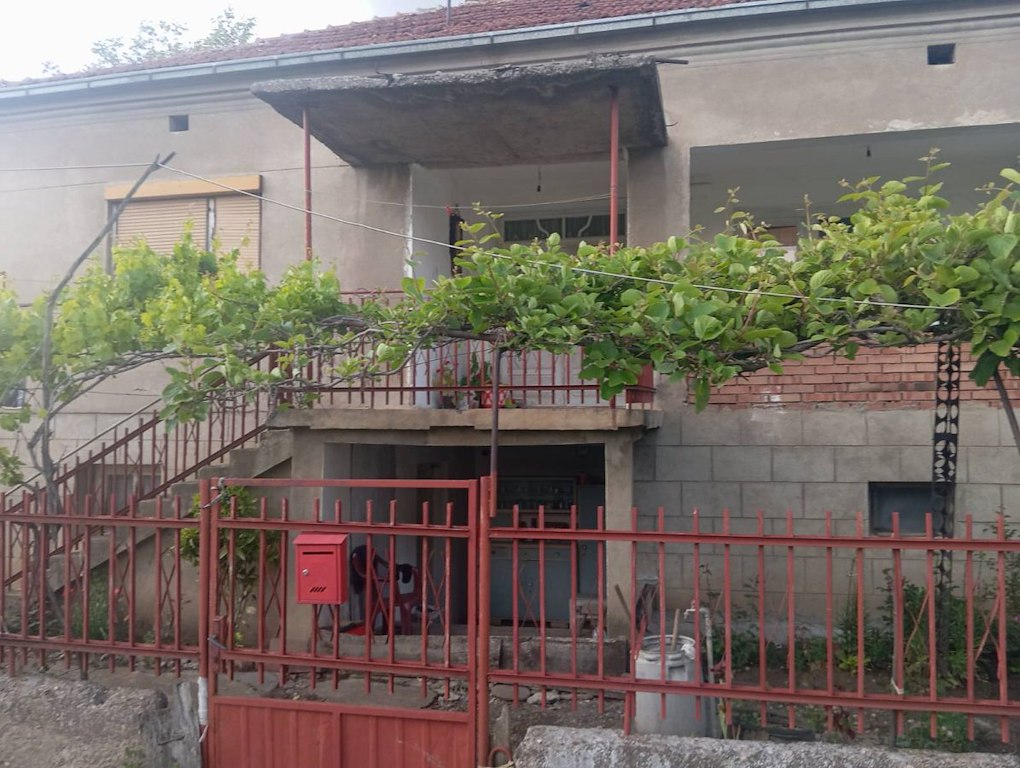 Na prodaju kuća naselje Gnjilan
