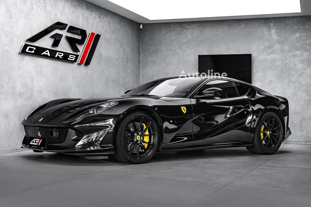 Ferrari 812, Superfast, lift, karbon automobil