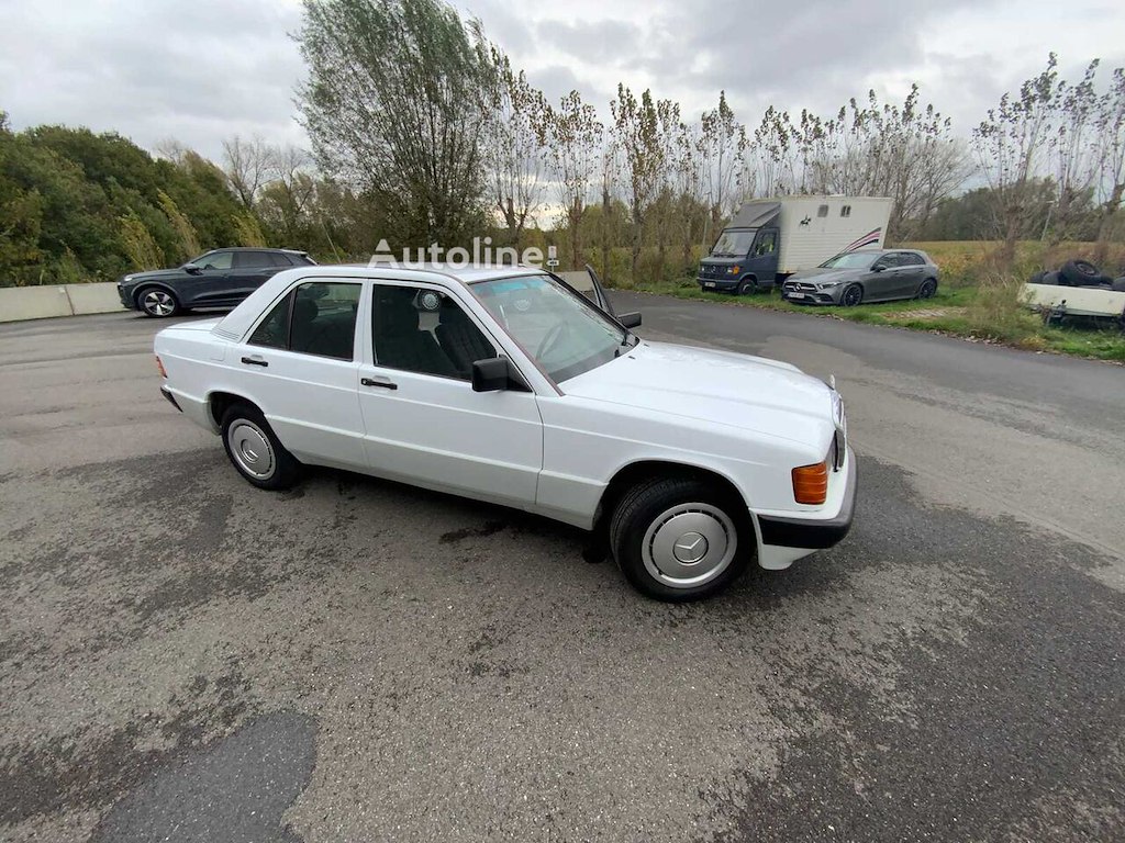 Prodaje se Mercedes-Benz Sedan 190 2.5D automobil na aukciji