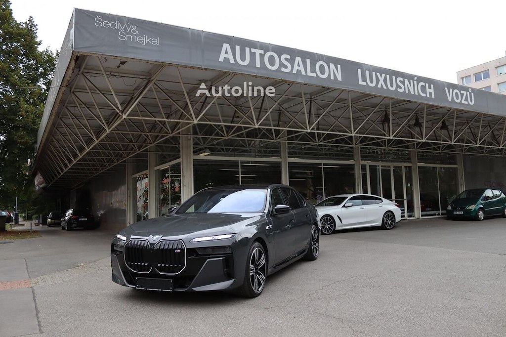 BMW Řada 7, M760e XDRIVE M-PAKET G70 420kW automobil