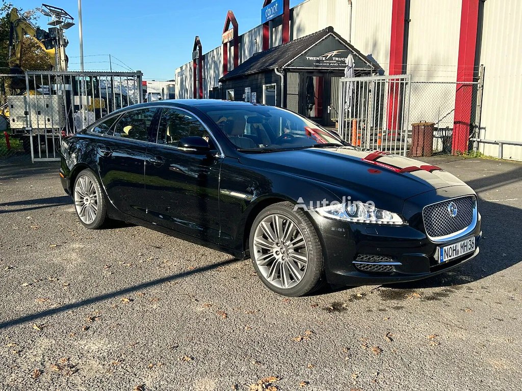 Jaguar XJ 3.0 V6D 275 PK /AUTOM / PANO DAK / VOL LEDER / MERIDAN / EXPO automobil
