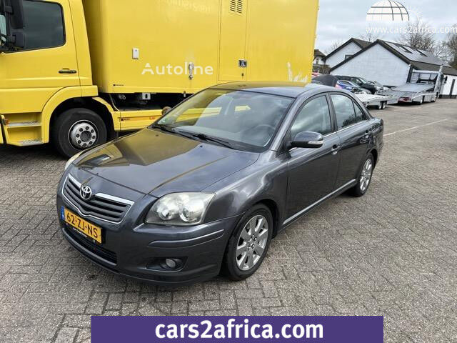 Toyota Avensis 1.8 VVTi Luna automobil