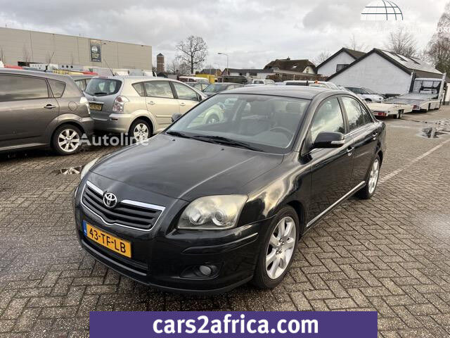 Toyota Avensis 2.0 VVTi Executive automobil