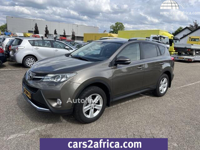 Toyota RAV4 2.0 Dynamic 4WD automobil