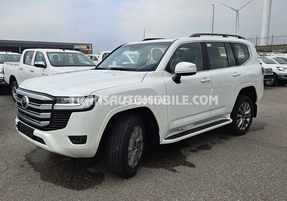 Toyota Land Cruiser 300 automobil