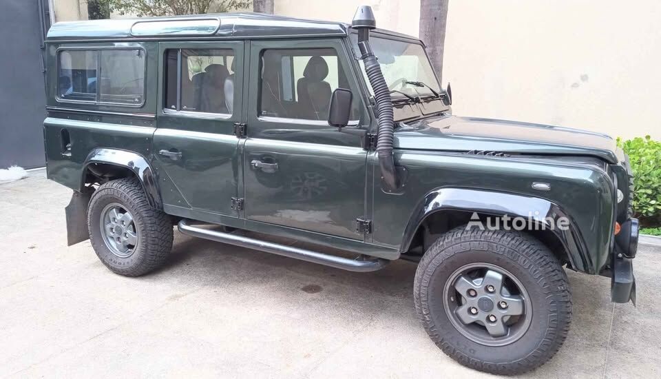 Land Rover Defender 110 automobil