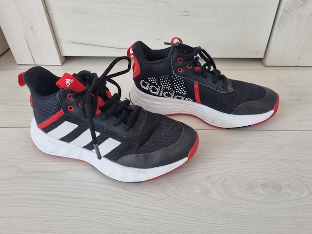 Adidas patike 34 broj gaziste oko 22 cm