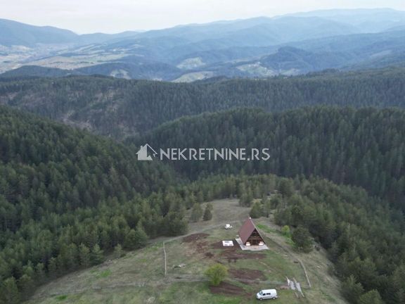 Kuca na Tari u mirnom delu na 20 ari ogradjenog placa