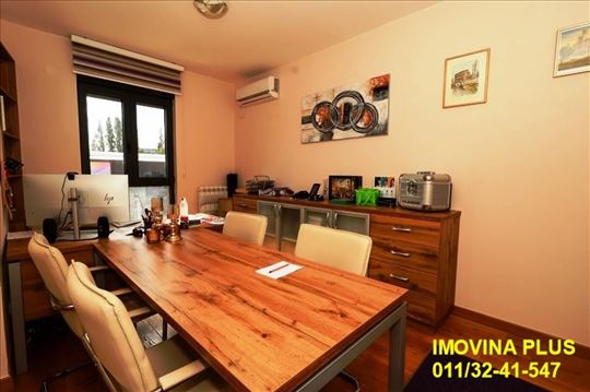 Voždove kapije - Otokara Keršovanija, 94m2