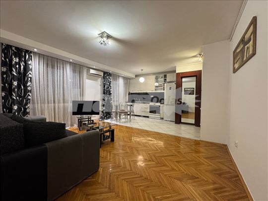 Trosoban stan, 70m2, Maršala Birjuzova ulica