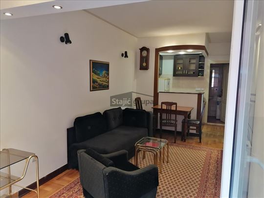 Odličan, renoviran 1.5