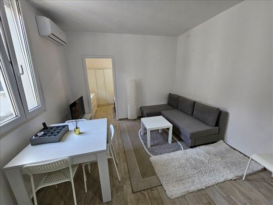 Renoviran stan u centru grada