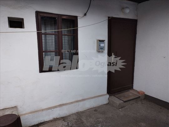 Autokomanda, 0.5, TA, dvorišno, zaseban ulaz