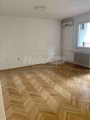 2,5 soban stan Djure Danicica