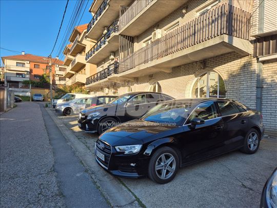 Stan 88m2 sa dvorištem i 3 parking mesta