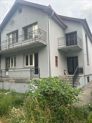 Kuca u Starim Banovcima