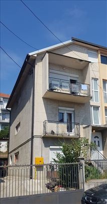 Porodična kuća u Rakovici, blizina Košutnjaka