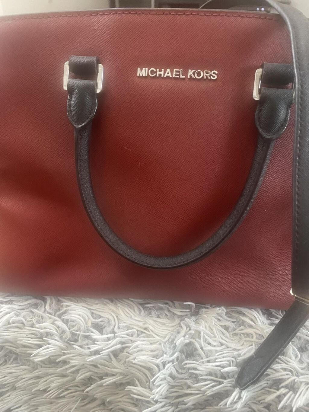 Elegantna torbica, Michael Kors, Materijal: Koža