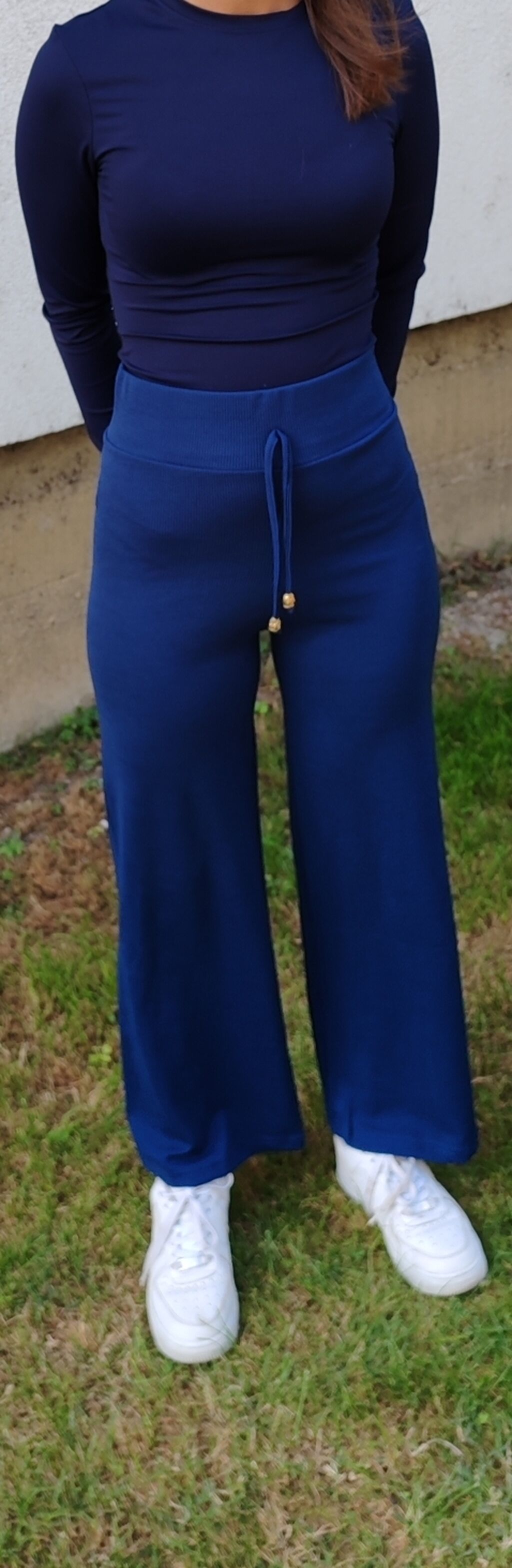Ženske široke pantalone – tamnoplave - Model: ravne/široke nogavice