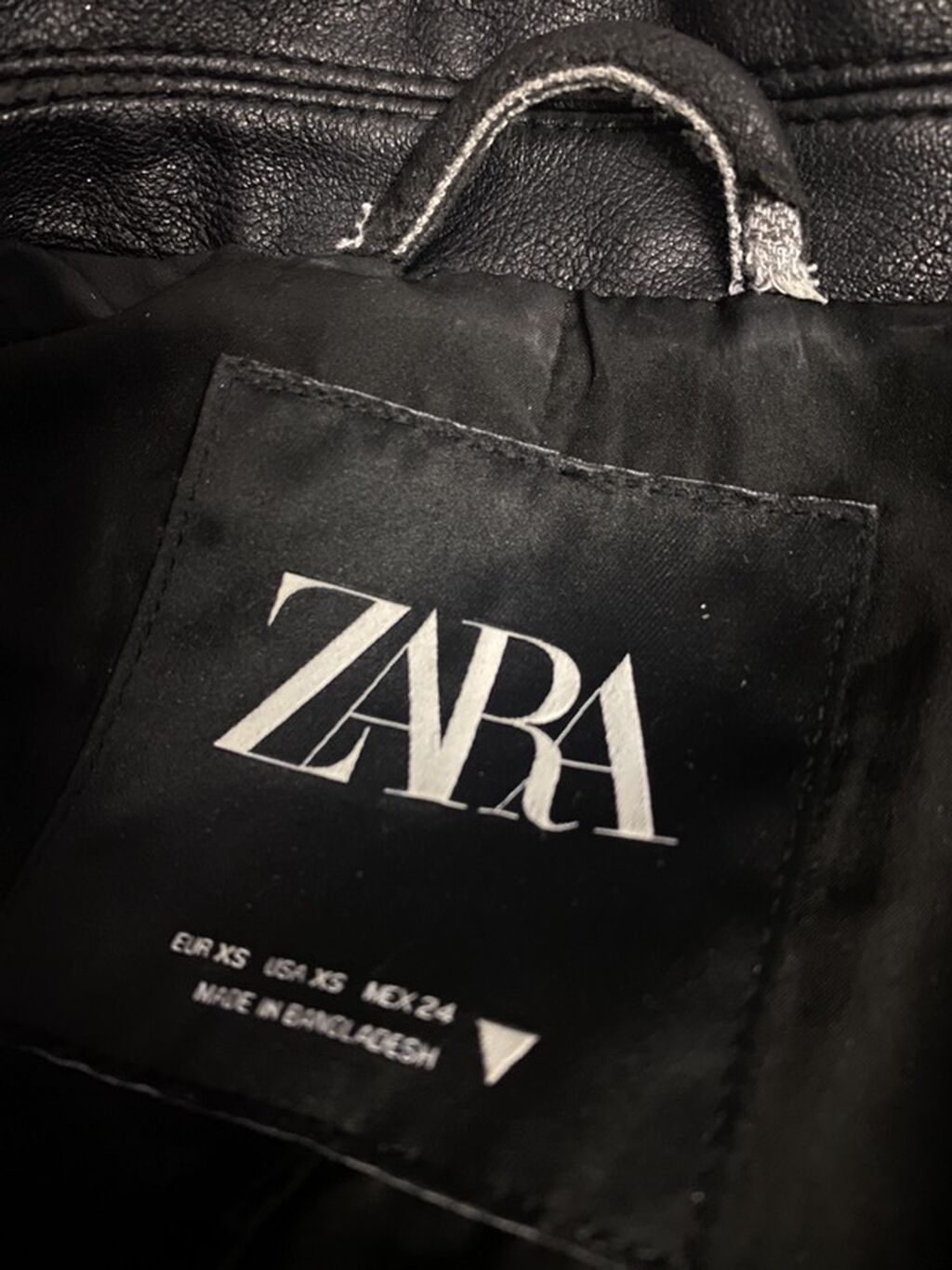 Kožna jakna Imitacija kože, XS (EU 46), Zara, bоја - Crna