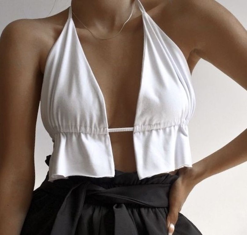Crop top majica oko vrata gola ledja,vezuje se pozadi,dupli sloj