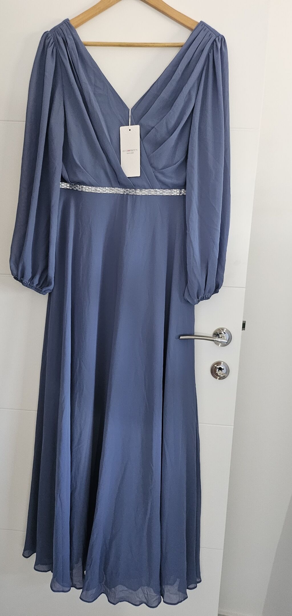 Elegantna duga haljina u dusty blue/sivo-plavoj nijansi XXL. - Model